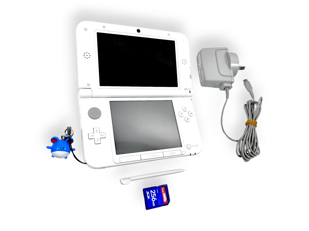 Nintendo 3DS XL RARE WHITE + Charger + Case - Appleby Games