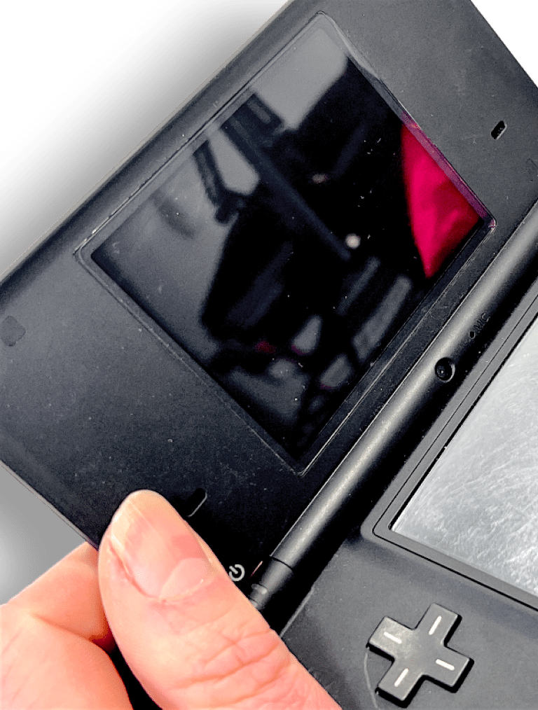 Nintendo DSi Console + Accessories + Case (preowned) - Appleby Games